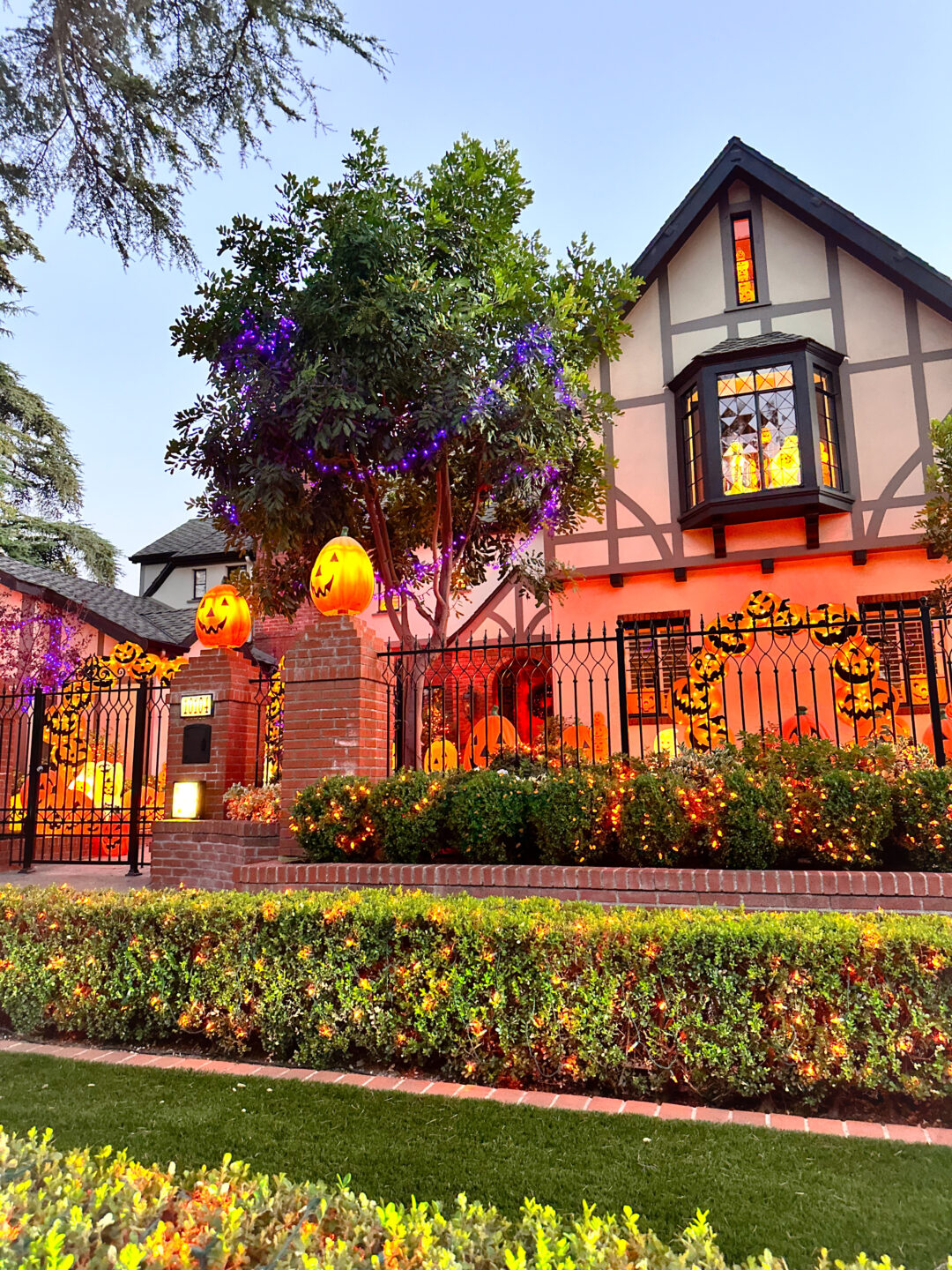 Spooktacular Neighborhood Halloween Light Hunts - The L.A. Mama